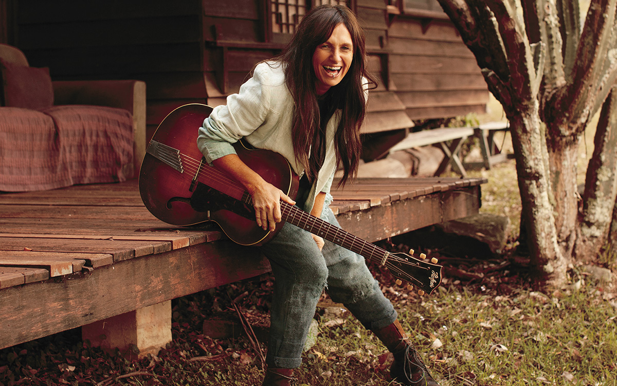 Kasey Chambers : Just Don’t Be A D**Khead & other profound things she's ...